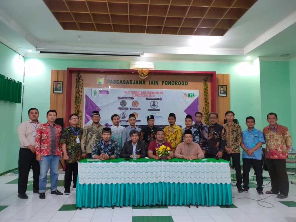 Dua Dosen STAI Al Fithrah Surabaya mengikuti ICIS 2022