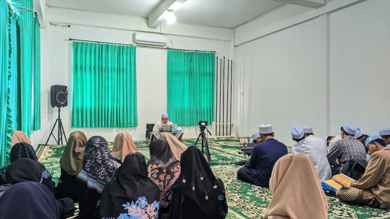 Institut Al Fithrah Surabaya